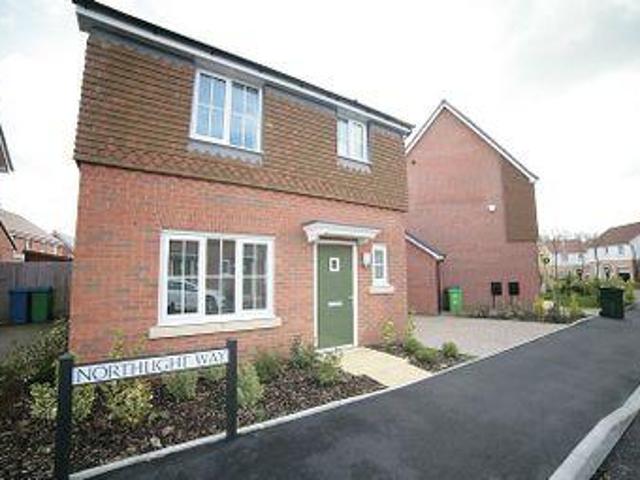 3 Bedrooms Detached house for rent in North Light Way, Heywood OL10