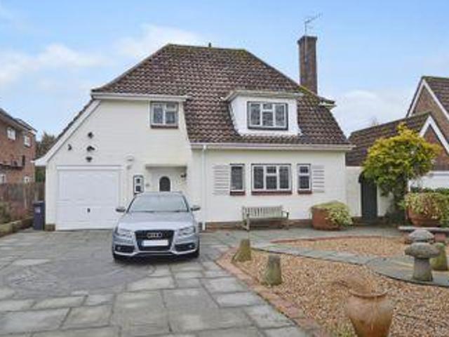 3 Bedrooms Detached house for rent in Aldsworth Avenue, Goring BN12