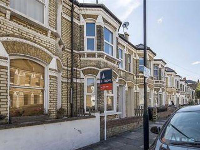 3 Bedrooms Detached house for rent in Ballater Road, London SW2