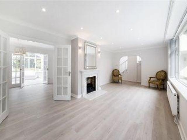 3 Bedrooms Detached house for rent in Beech Close, Roehampton, London SW15