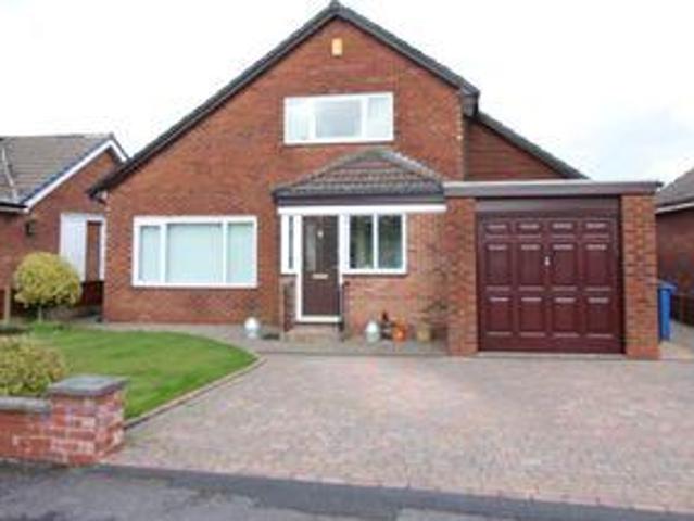 3 Bedrooms Detached house for rent in Belvedere Avenue, Greenmount, Bury BL8