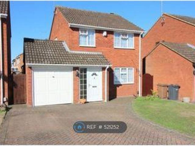 3 Bedrooms Detached house for rent in Blakeney Drive, Luton LU2