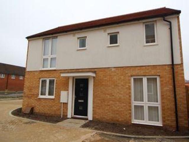 3 Bedrooms Detached house for rent in Culture Close, Colchester CO4