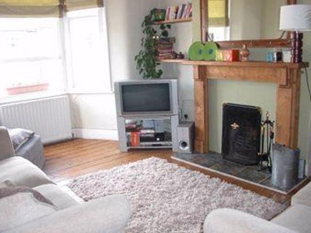 3 Bedrooms Detached house for rent in Cambray Road, London SW12