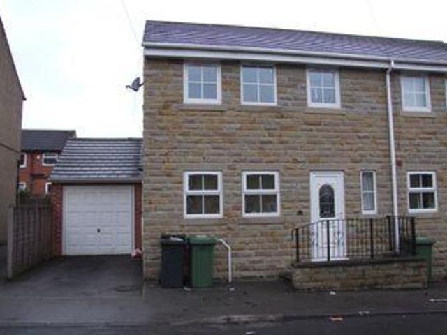 3 Bedrooms Detached house for rent in Chapel Street, Tingley, Wakefield WF3