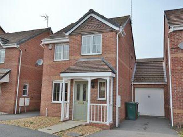 3 Bedrooms Detached house for rent in Churnet Road, Hilton, Derby DE65