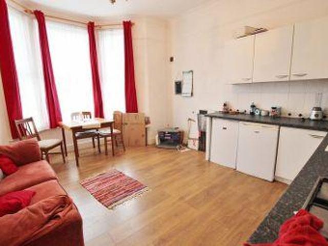 3 Bedrooms Detached house for rent in Clifton Road, Kingston Upon Thames KT2