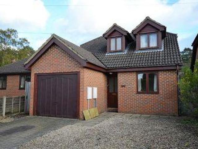 3 Bedrooms Detached house for rent in College Road, College Town, Sandhurst GU47