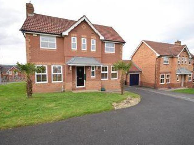 3 Bedrooms Detached house for rent in Cote Farm Lane, Thackley, Bradford BD10