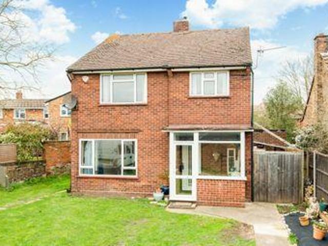 3 Bedrooms Detached house for rent in Dawes East Road, Burnham, Slough SL1