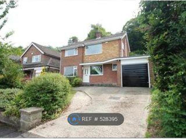 3 Bedrooms Detached house for rent in Disraeli Crescent, High Wycombe HP13