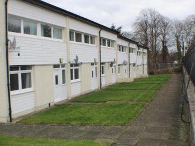 3 Bedrooms Detached house for rent in Dreghorn Drive, Edinburgh EH13