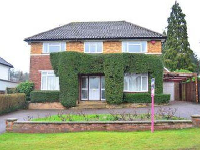 3 Bedrooms Detached house for rent in Elgood Avenue, Northwood HA6