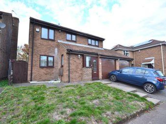 3 Bedrooms Detached house for rent in Firstore Drive, Colchester CO3