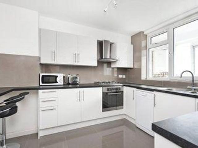 3 Bedrooms Detached house for rent in Forsyth Gardens, London SE17