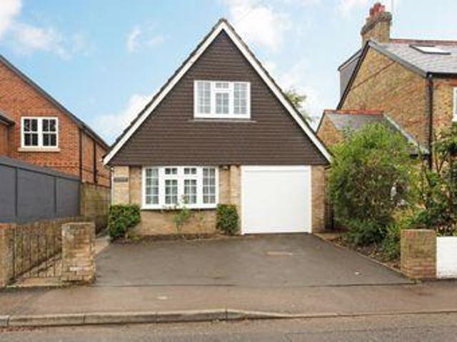 3 Bedrooms Detached house for rent in Hatch Lane, Windsor SL4