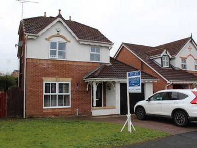 3 Bedrooms Detached house for rent in Lambourn Drive, Leighton, Crewe, Cheshire CW1