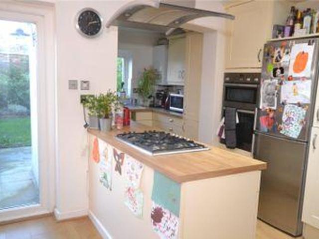 3 Bedrooms Detached house for rent in Leopold Road, London N2
