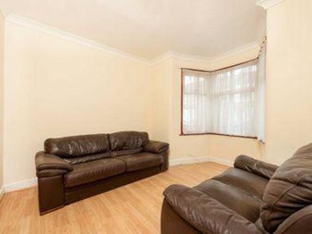 3 Bedrooms Detached house for rent in Randolph Approach, London E16