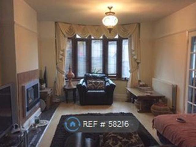 3 Bedrooms Detached house for rent in St. Margarets Avenue, Luton LU3