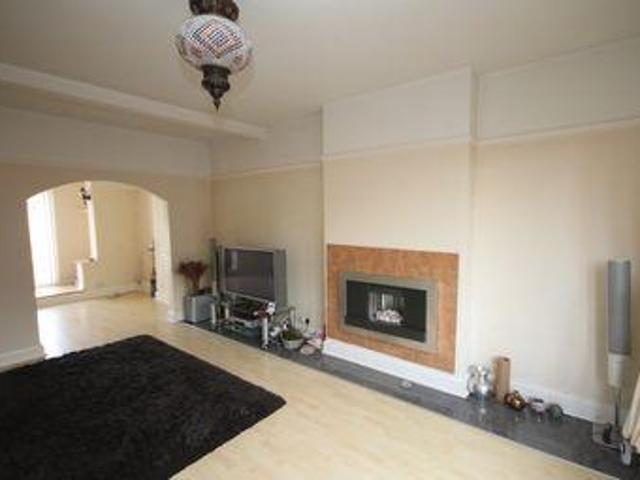 3 Bedrooms Detached house for rent in St. Margarets Avenue, Luton LU3