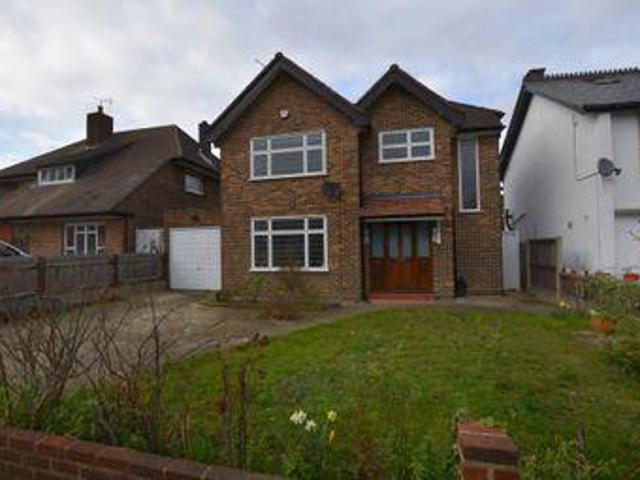 3 Bedrooms Detached house for rent in The Warren Drive, London E11