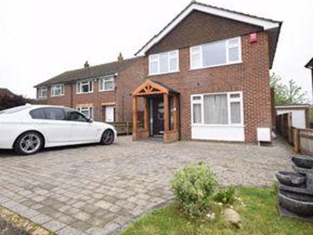 3 Bedrooms Detached house for rent in The Coppice, Booker, Buckinghamshire HP12