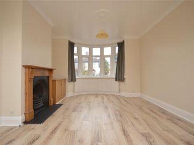 3 Bedrooms Detached house for rent in The Drive, Morden, Surrey SM4