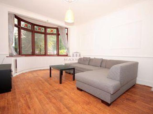 3 Bedrooms Detached house for rent in Thornhill Gardens, Barking IG11