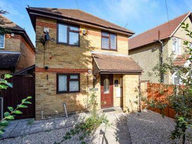 3 Bedrooms Detached house for rent in Upton Court Road, Slough SL3