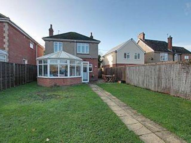 3 Bedrooms Detached house for rent in Wynsome Street, Southwick, Trowbridge BA14