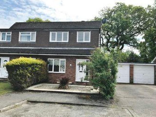 3 Bedrooms Detached house for rent in Whin Close, Strensall, York YO32