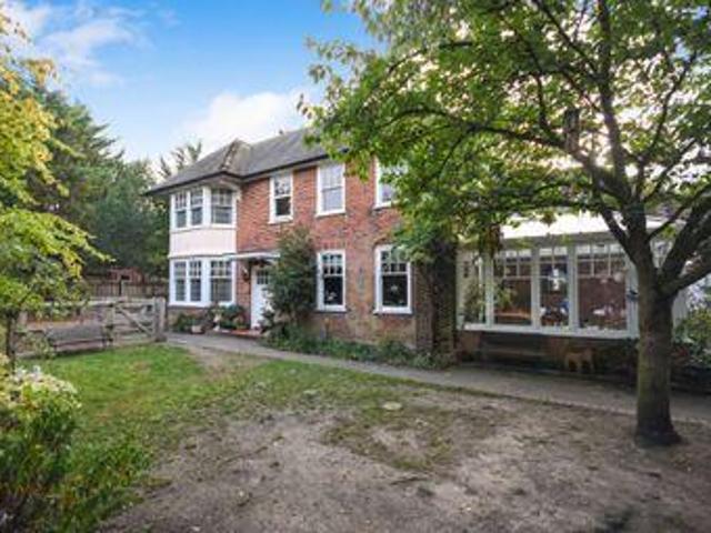 3 Bedrooms Detached house for sale in Main Road, Great Leighs, Chelmsford CM3