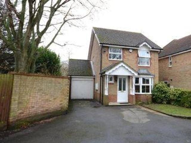 3 Bedrooms Detached house for sale in Mannock Way, Woodley, Reading RG5