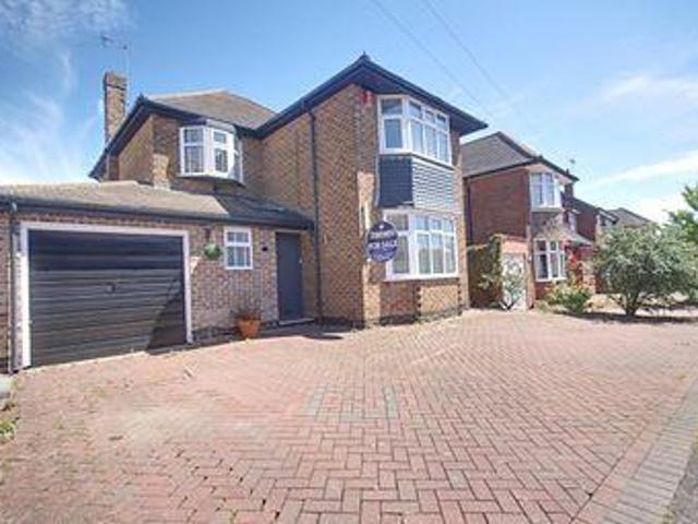 3 Bedrooms Detached house for sale in Mapledene Crescent, Wollaton, Nottingham NG8