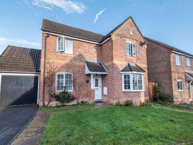 3 Bedrooms Detached house for sale in Marston Drive, Newbury RG14