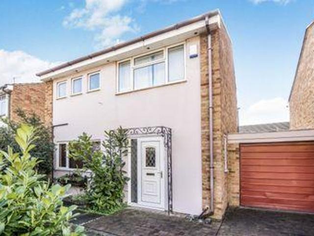 3 Bedrooms Detached house for sale in Messeter Place, London SE9