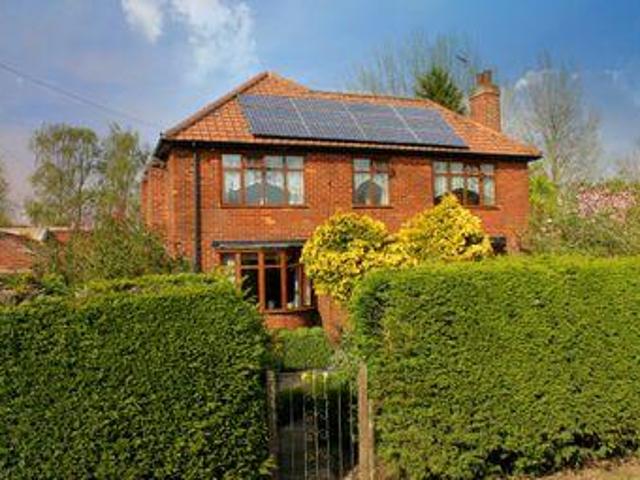 3 Bedrooms Detached house for sale in Metham Grange Road, Hive, Brough HU15