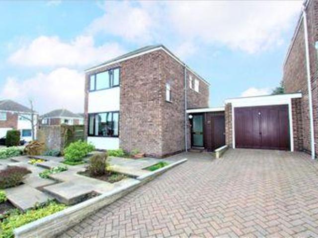 3 Bedrooms Detached house for sale in Moorsholm Drive, Wollaton, Nottingham NG8