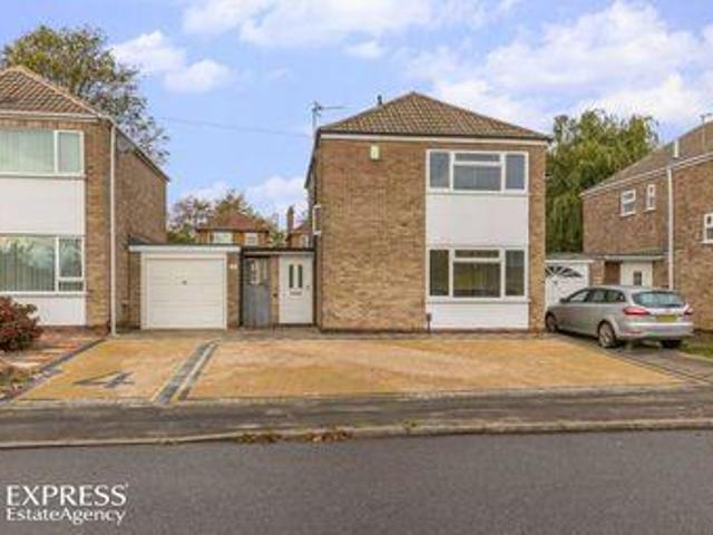 3 Bedrooms Detached house for sale in Moorsholm Drive, Wollaton, Nottingham NG8