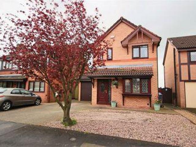 3 Bedrooms Detached house for sale in Moreton Drive, Leigh, Lancashire WN7