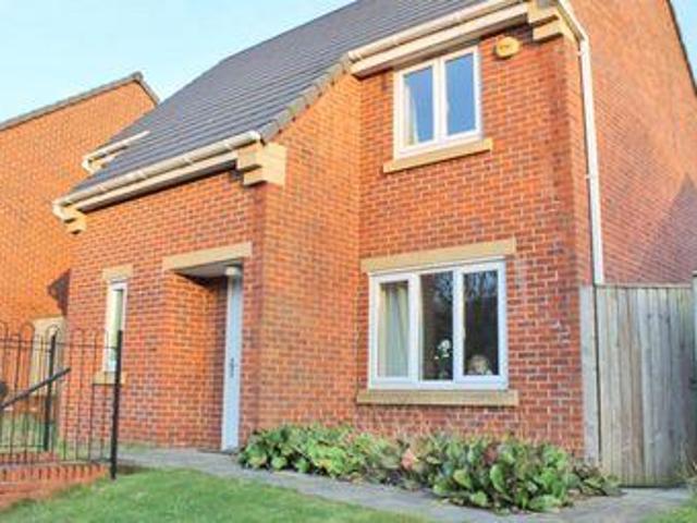 3 Bedrooms Detached house for sale in Mottram Road, Manchester, Hyde SK14