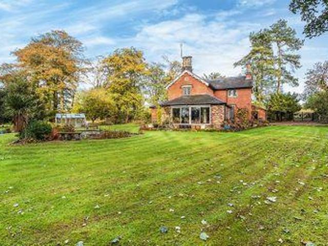 3 Bedrooms Detached house for sale in New Road, Moreton, Congleton CW12