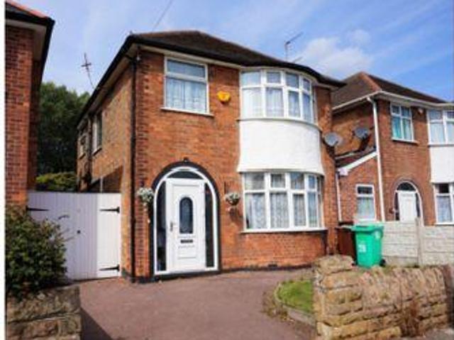 3 Bedrooms Detached house for sale in Newlyn Drive, Nottingham NG8