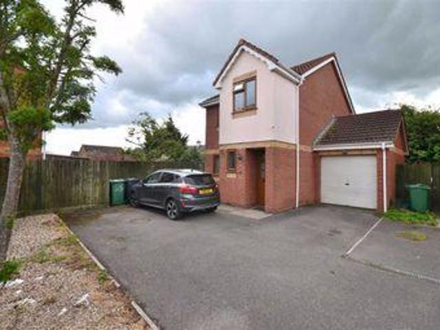 3 Bedrooms Detached house for sale in Northfield Road, Gloucester GL4