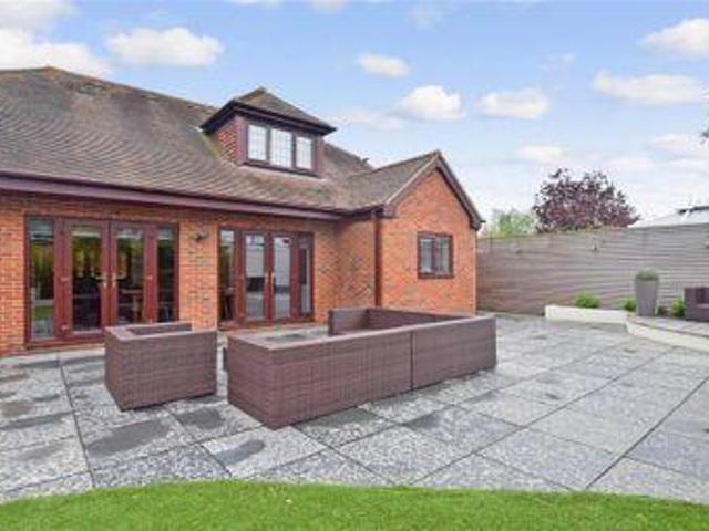 3 Bedrooms Detached house for sale in Oak Tree Close, Marden, Kent TN12