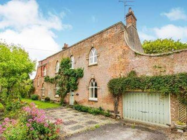 3 Bedrooms Detached house for sale in Oaklands Drive, Almondsbury, Bristol. BS32