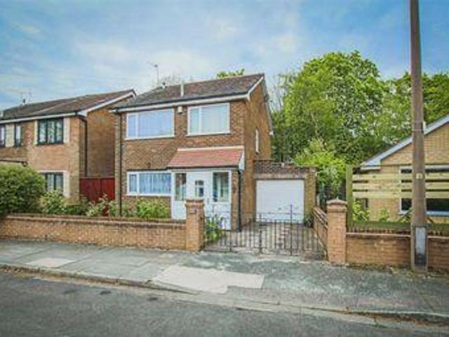 3 Bedrooms Detached house for sale in Oakwood Avenue, Clifton, Swinton, Manchester M27