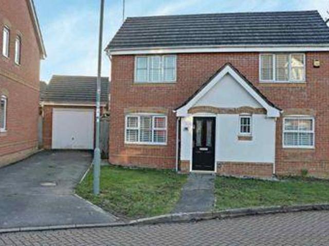 3 Bedrooms Detached house for sale in Oceana Crescent, Beggarwood, Basingstoke RG22