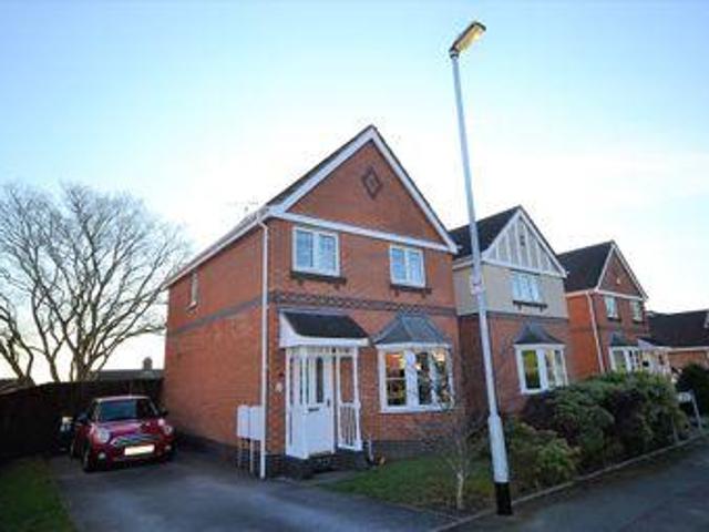 3 Bedrooms Detached house for sale in Old Hall Drive, Bradwell, Newcastle ST5